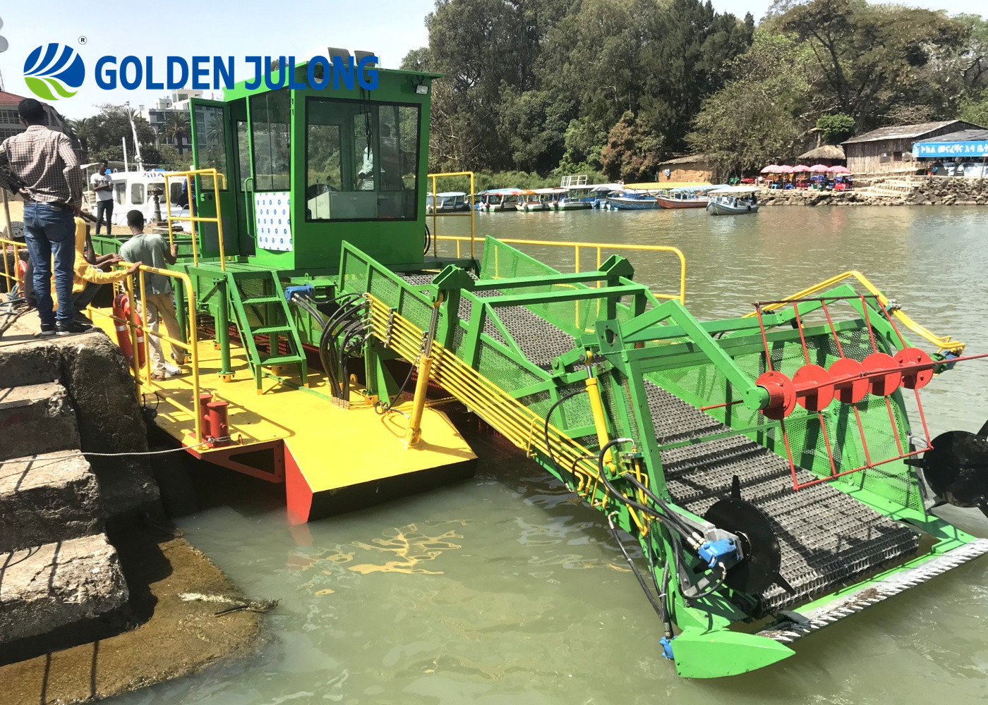 Machine de nettoyage de rivière, désherbageur, moissonneuse aquatique ...